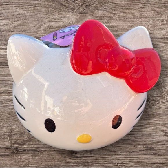 Hello Kitty | Accents | Hello Kitty Ceramic Planter With Red Bow Nwt ...